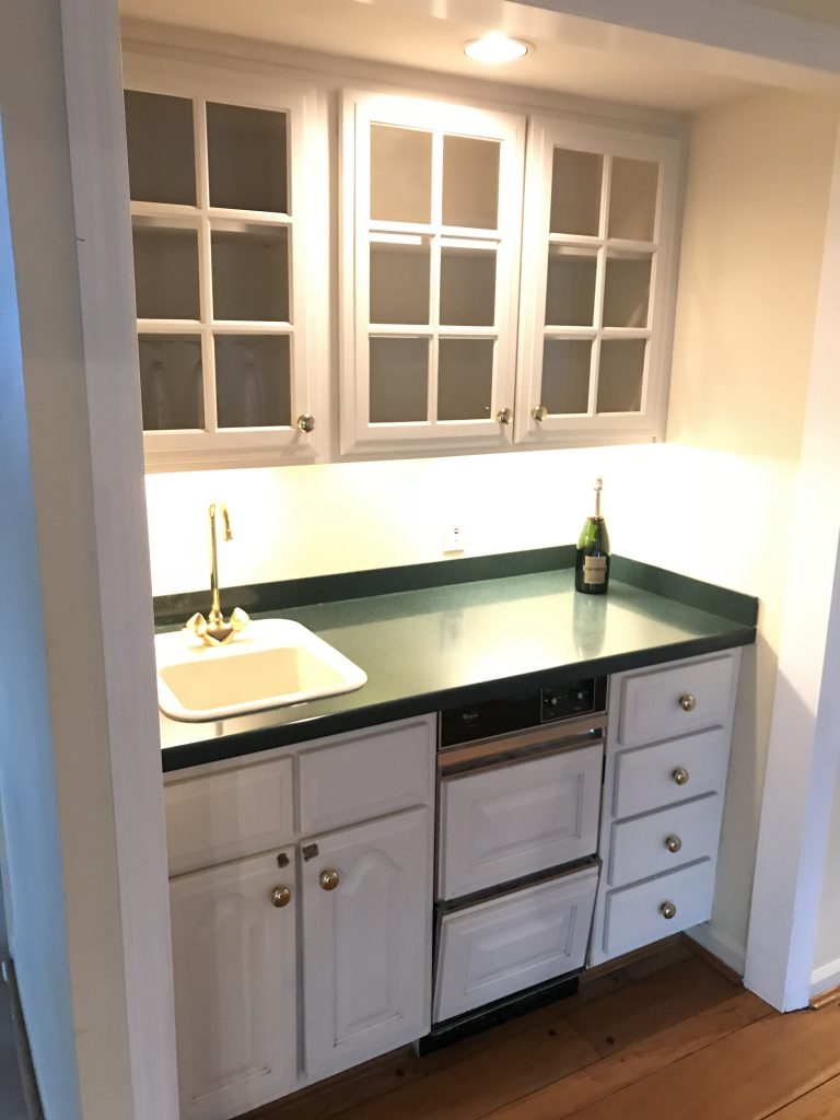 Cottage Kitchen Bar and Beverage Nook | My Life From Home